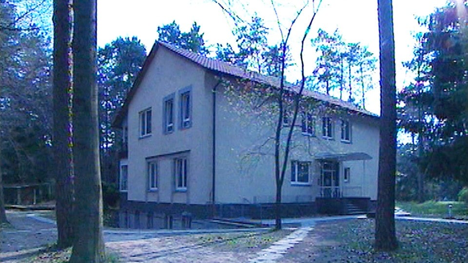 Wandlitz: Die Waldsiedlung wird abgeschirmt | MDR.DE