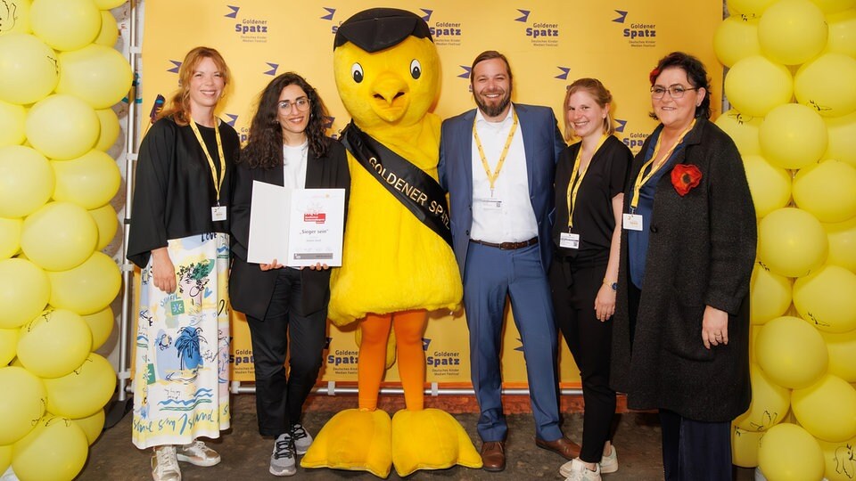 "Goldener Spatz 2024": Spielfilm "Sieger Sein" gewinnt Drehbuch-Preis ...