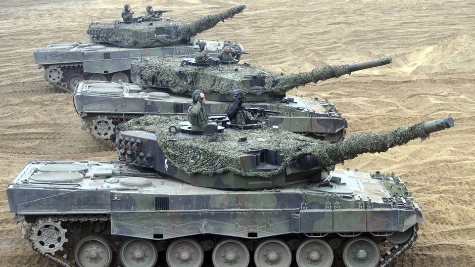 Ukraine-News: Ukraine kündigt Ausbildung an polnischen Leopard-2 ...