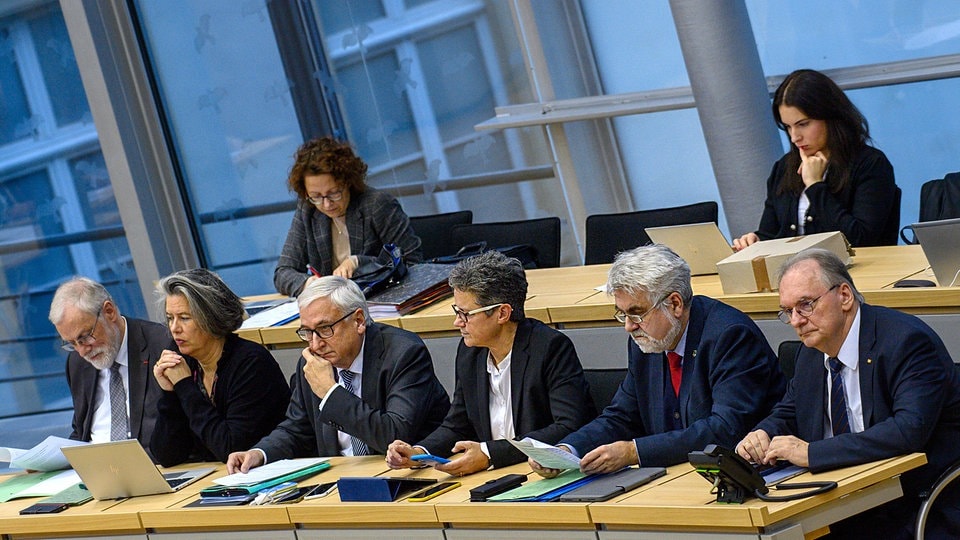 Landesregierung Von Sachsen Anhalt Beschließt Einstellungsstopp In