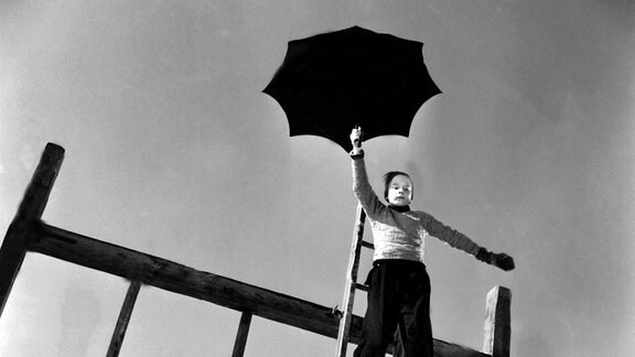 Bildergalerie: Das fliegende Klassenzimmer | MDR.DE