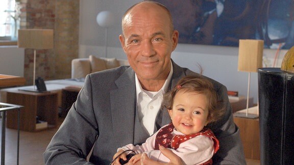 Zwei Männer und ein Baby | MDR.DE