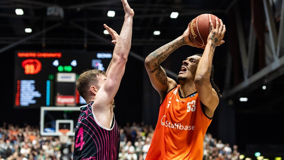 Basketball: Europe Cup Finale: Niners Chemnitz - Bahcesehir Istanbul ...