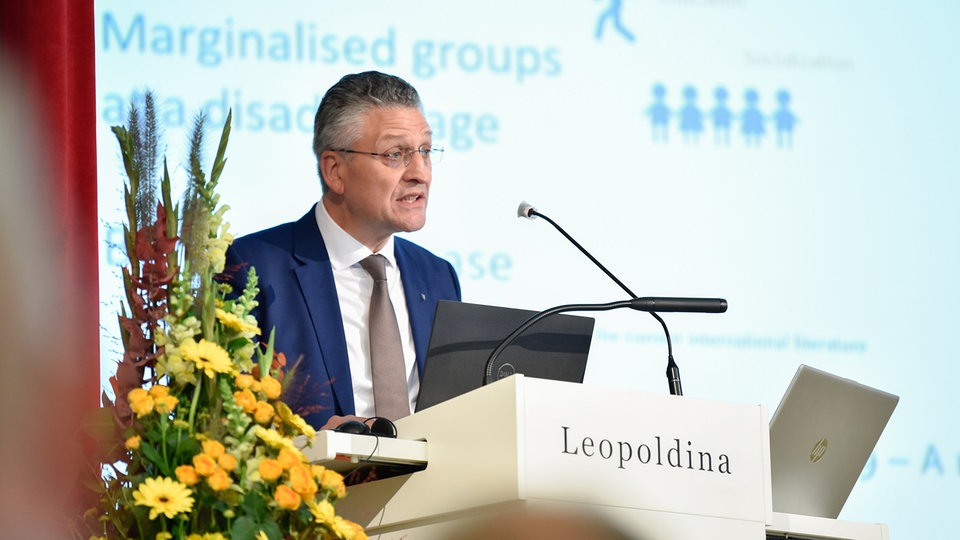 RKI-Präsident Lothar Wieler: Pandemie hat Ungleichheit aufgezeigt | MDR.DE