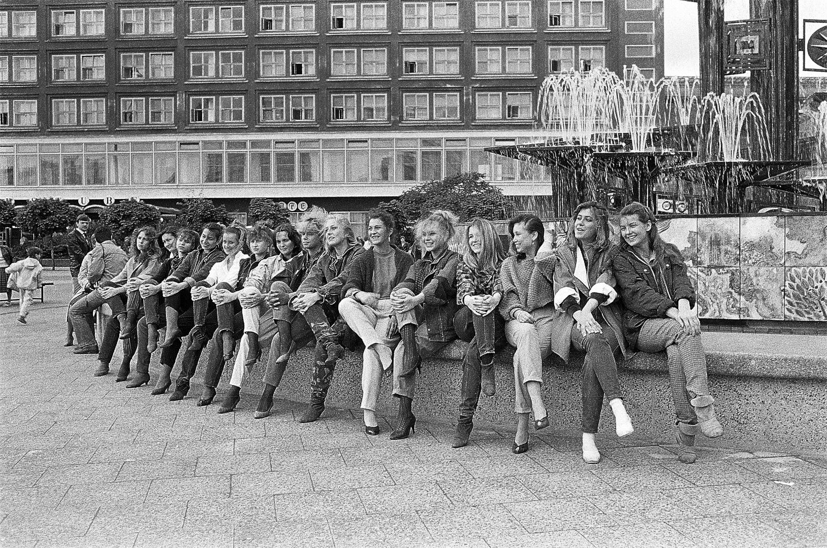 Frauen In Der Ddr Fotografien Von Mahmoud Dabdoub Mdr De
